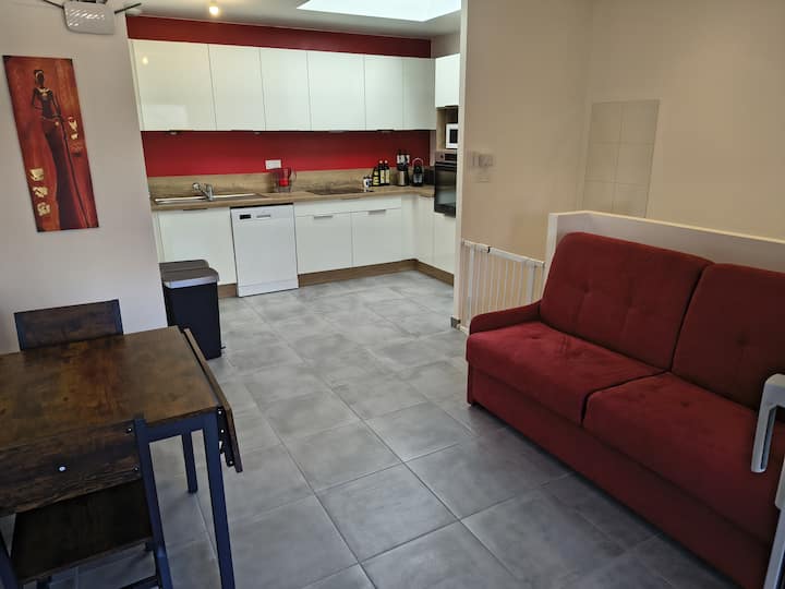 Comfortable Modern Apartment With Balcony - Chambéry