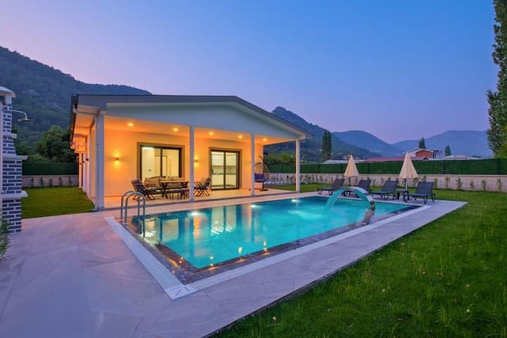 ÖZel Havuzlu, Lüks, Muhafazakar Villa - Göcek