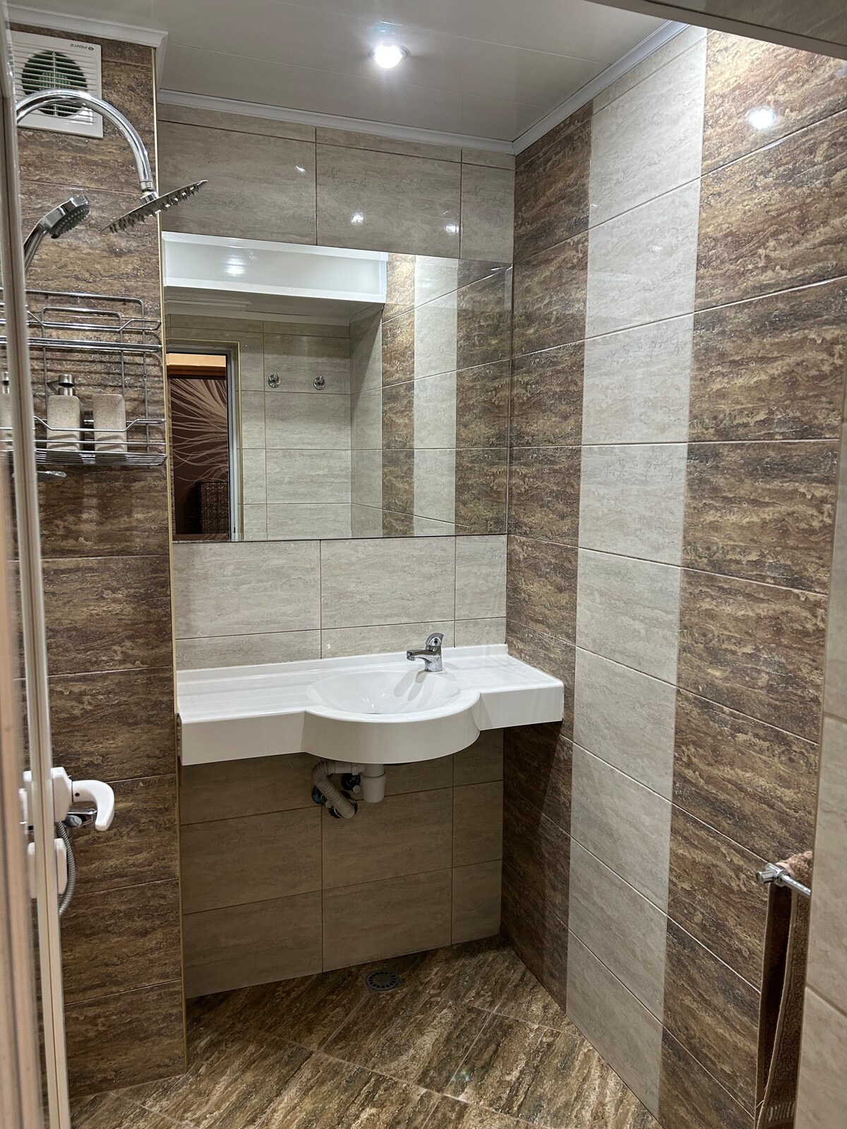 Lumineux et confortable • Élégant 2BR • Centre supérieur - Appartements ...