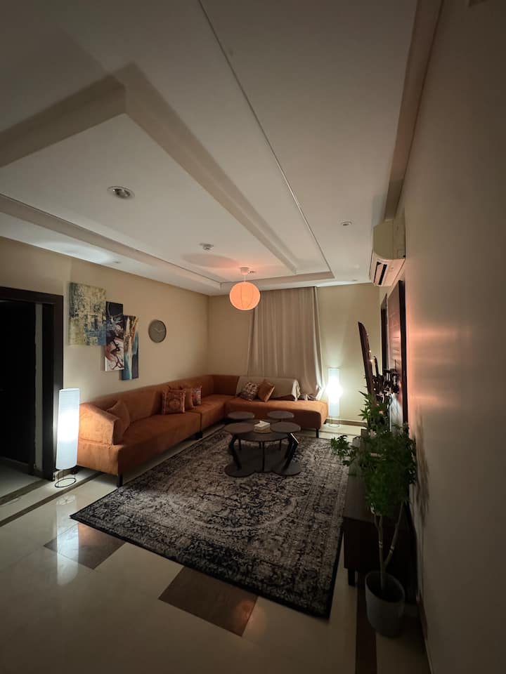 2bdr Cozy Apartment, 65” Smart, Prime Location - Riyadh