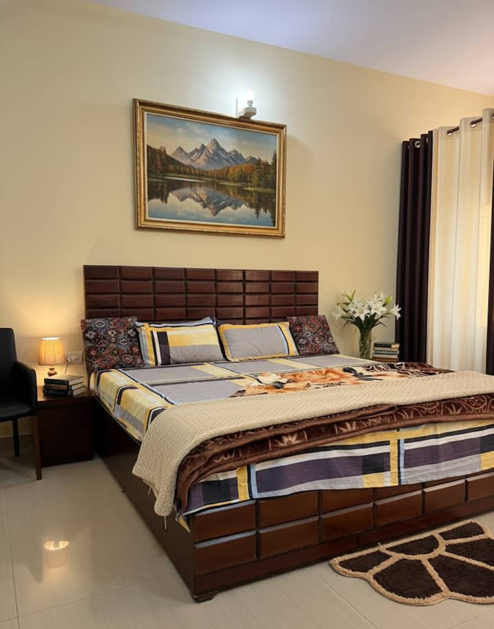 Punya-chhaya Homestay | Near Iskcon & Prem Mandir - Vrindavan