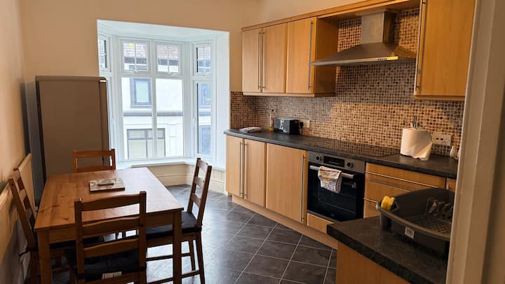 Charming 2-bed Apartment In St Clears - Llansteffan