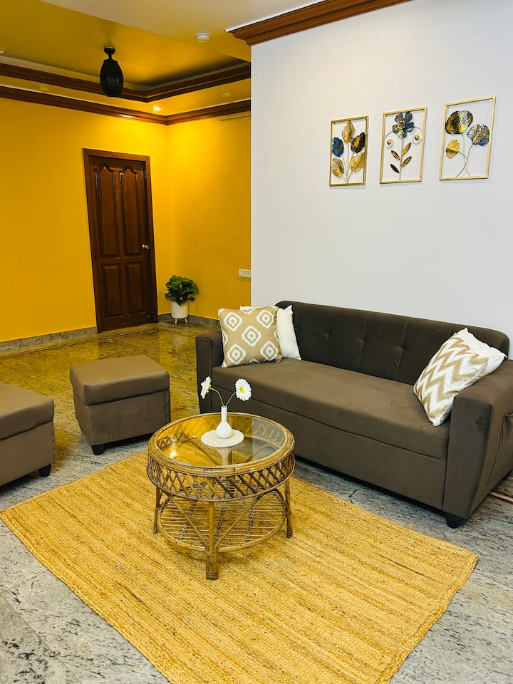 Banjara Bloom: Vibrant 2bhk Apt On Grd Flr - 폰디체리