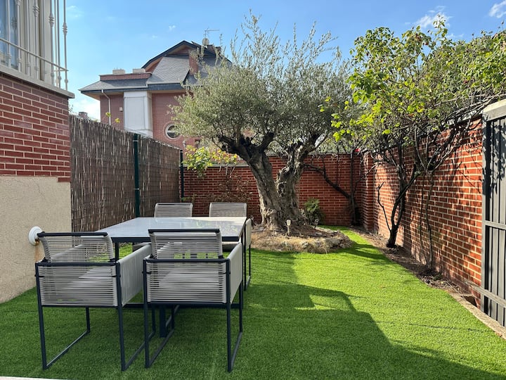 Increíble Apartamento Con Garaje Y Jardín Privado - Adolfo Suárez Madrid–Barajas Airport (MAD)