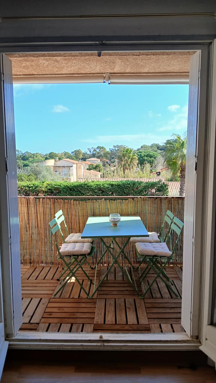 Presqu'île De Giens Entre Village Et Plages - Presqu'île de Giens