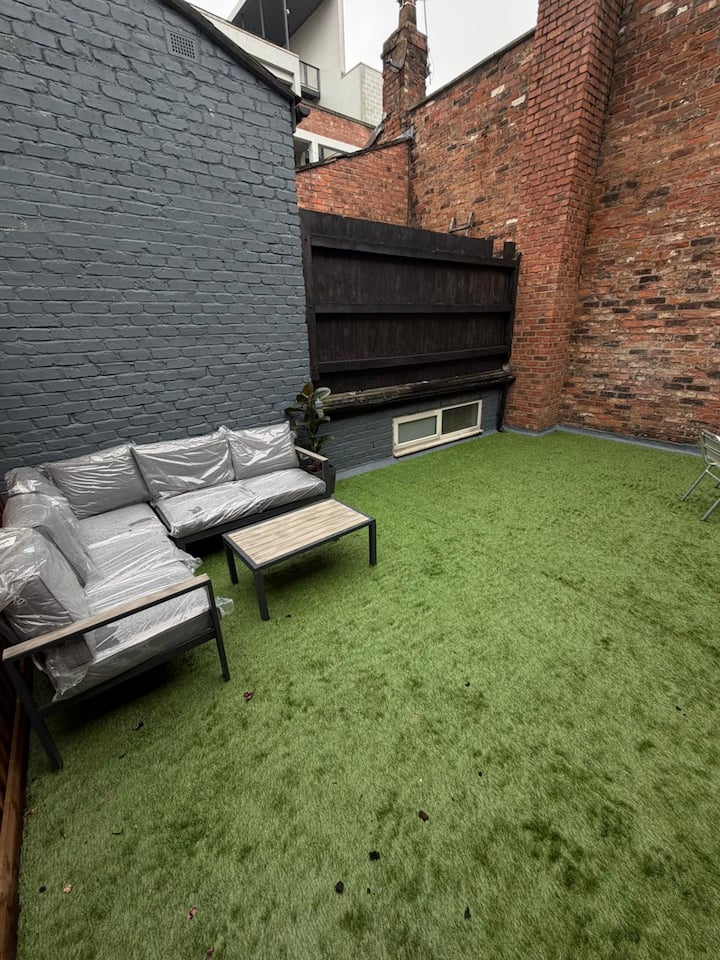 Spacious 4br City Apartment | Terrace + Sleeps 10 - Liverpool