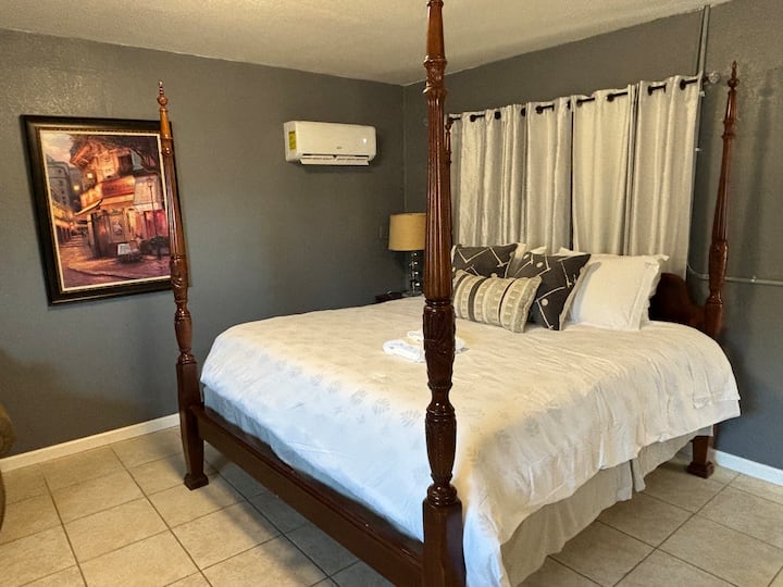 Beach Getaway | Private Paradise | Clearwater - Clearwater