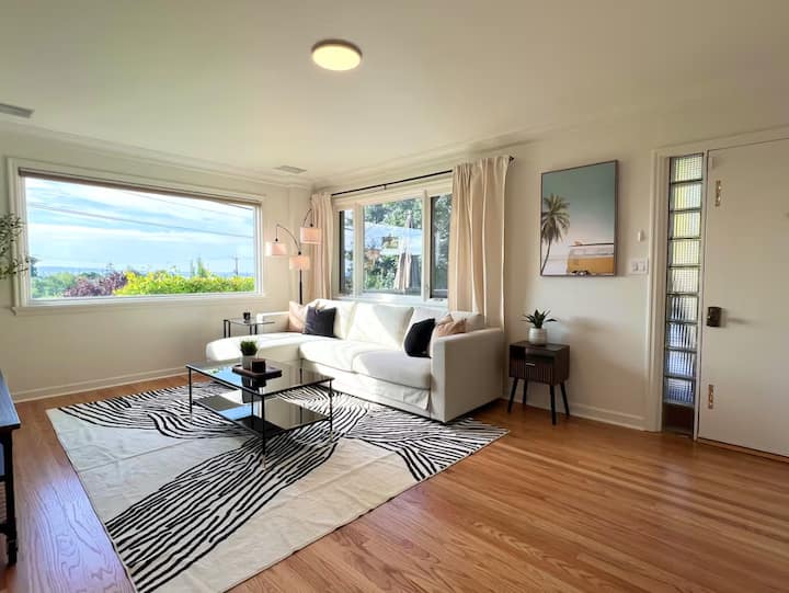 Coastal Luxury Retreat W/ Sauna, Bbq &Sunset Views - Seattle, WA