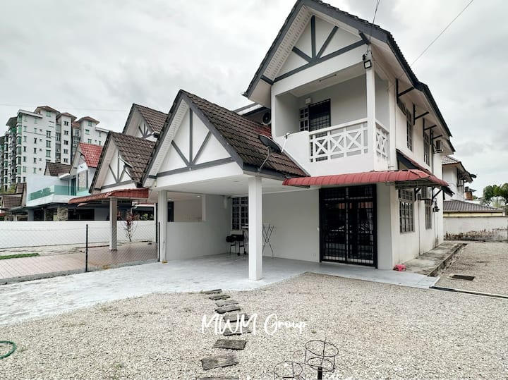 Double House Double Fun- 8 Rooms 21+pax+|perling - Skudai