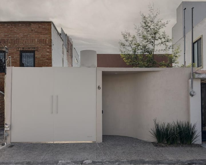 Casa Las Plazas. Cómoda Y Renovada Por Completo. - Santiago de Querétaro