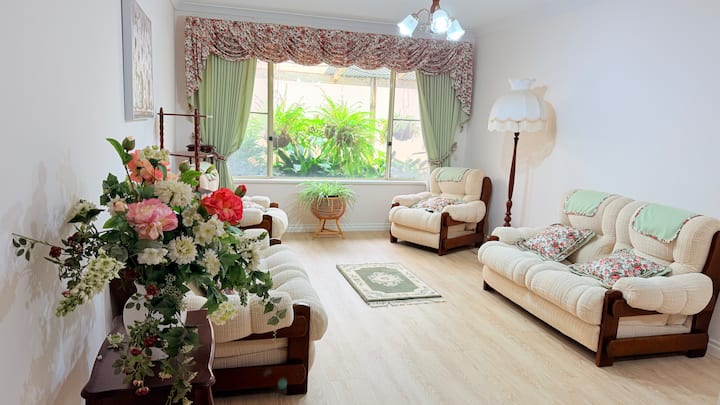 Beautiful Coastal Home In Geraldton - Geraldton