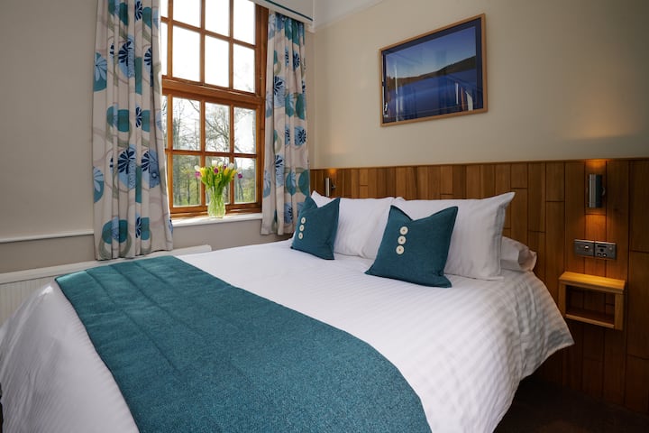 Cote Ghyll Mill King Room (King & 1 Single) - Osmotherley