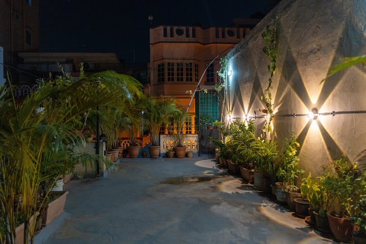 Retro Garden Nook - Bengaluru