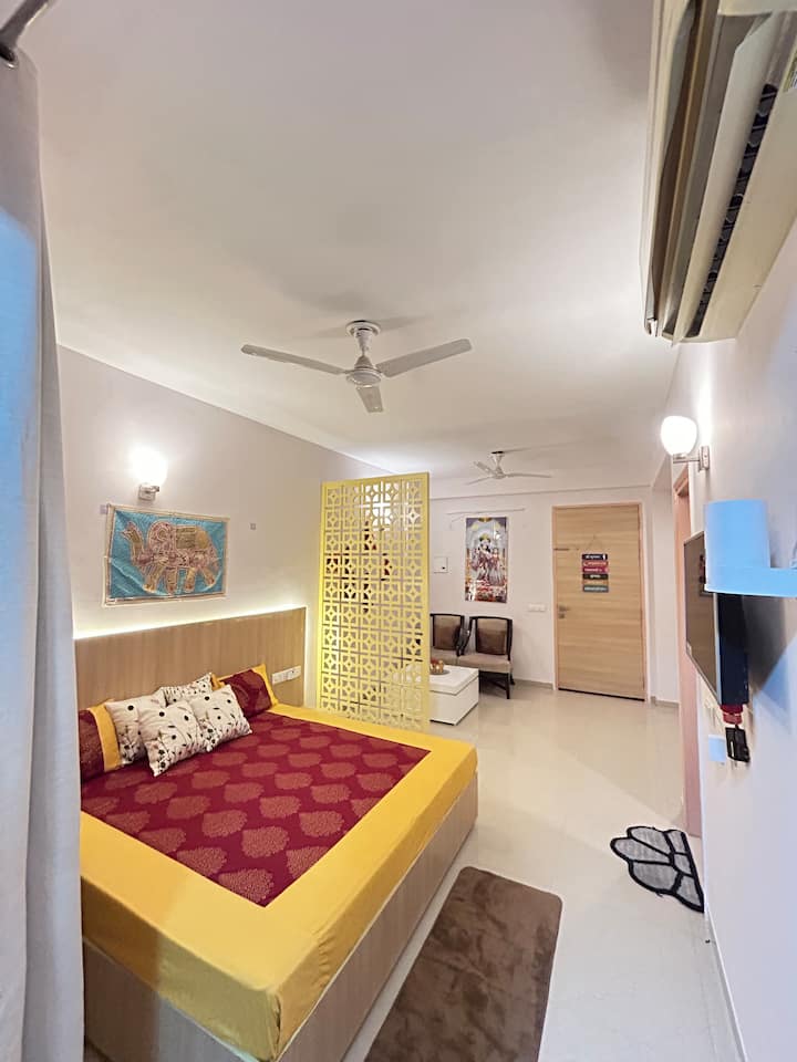 Madhav Bliss By Sacred Stay Co | Near To Temples - Vrindavan