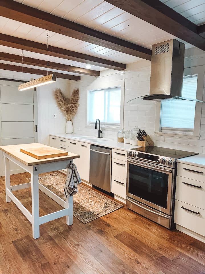 The Coastal Nest – A Bright Beach Retreat - Parksville