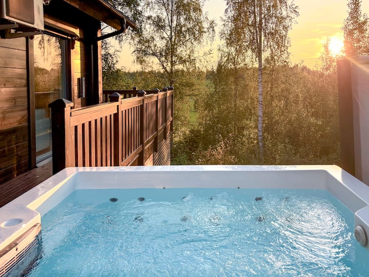 Villa Breikki Bravo | Outdoor Hot Tub With Fee - Jämsä