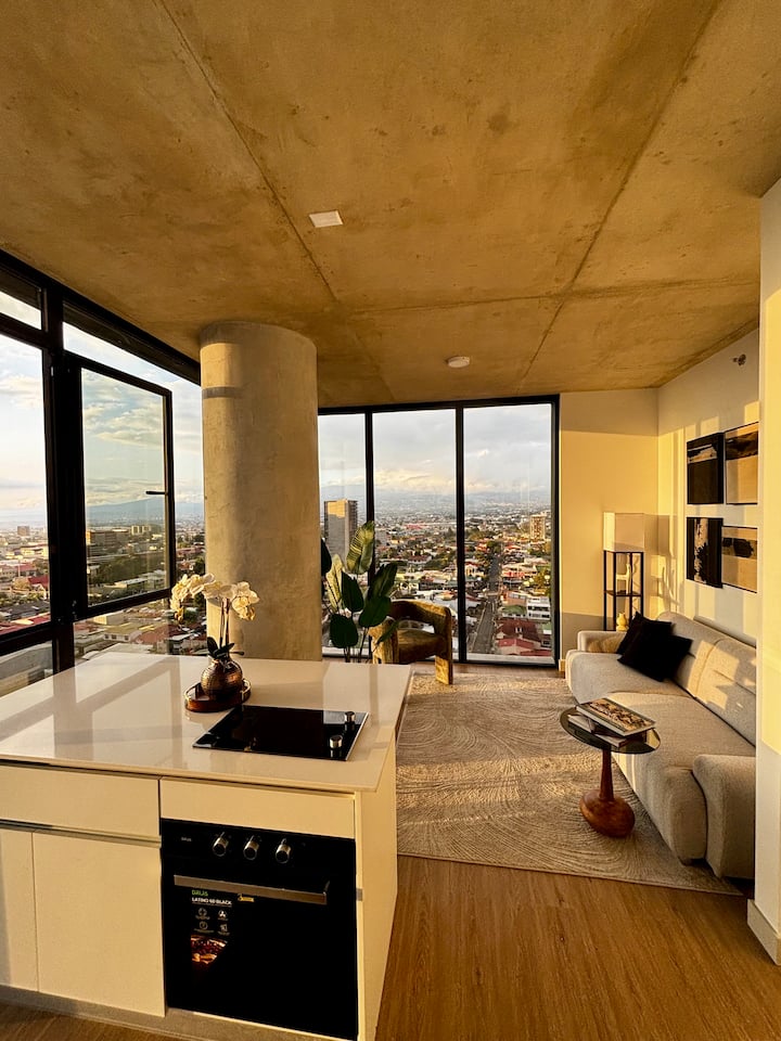 Secrt Escalante · 19th Floor · View + Parking - San José