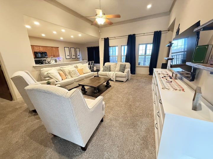 Slice Of Heaven 5 Br/sleeps 18/gaming/2 Kitchens - Branson, MO