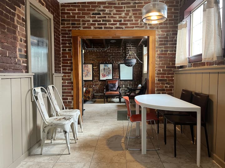 Champa Street Carriage House Retreat Private Stay - Denver, CO