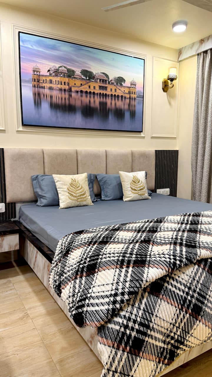 The Pink Peacock Stays : Luxury-pool-city Centre - Jaipur