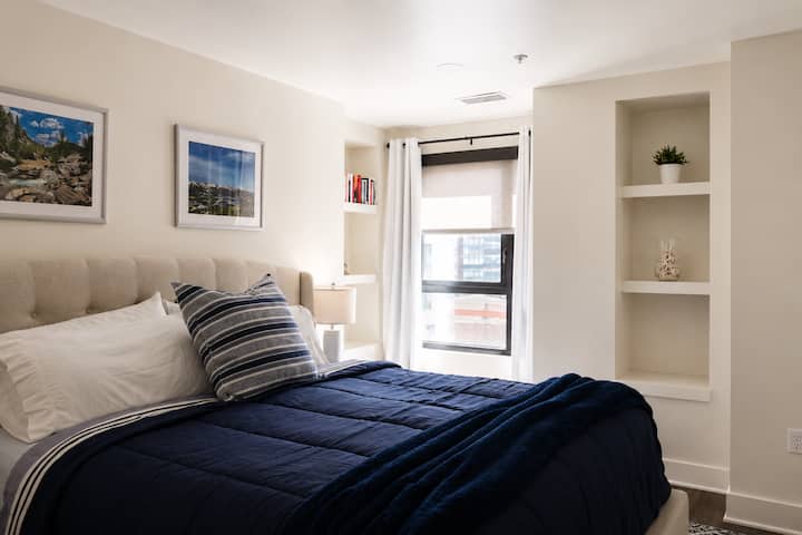 Luxury 1br + Den Retreat With Patio - Central Park - Denver