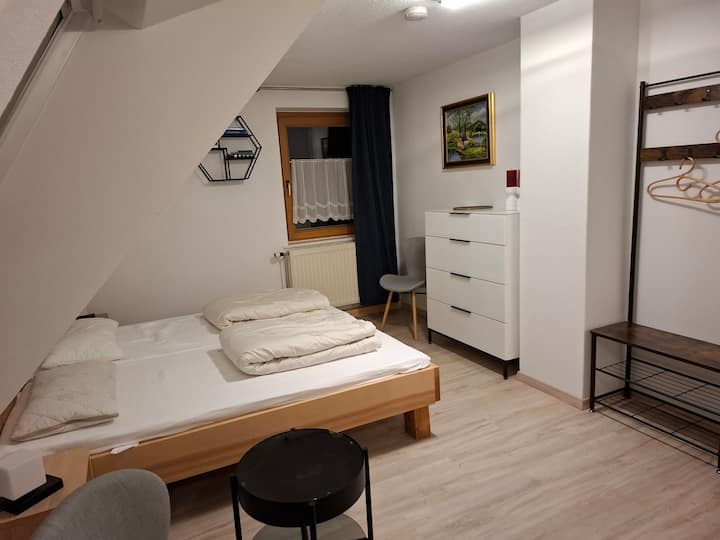 Gemütliche Zimmer Im Dachgeschoß - Friedrichshafen