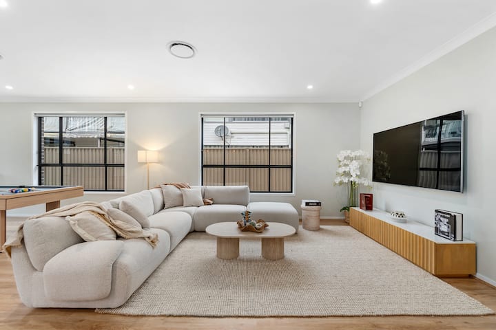 Villa Parea By Charan Suites · Coastal Retreat - Margate