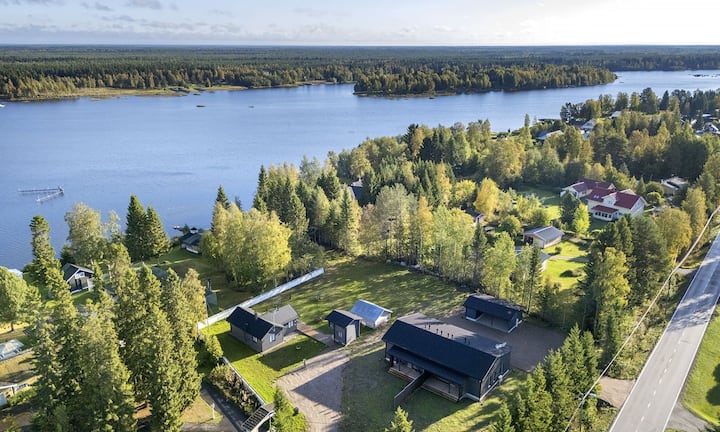 Tunnelmaa Ii-joen Rannalla Suurella Porukalla. - Ii