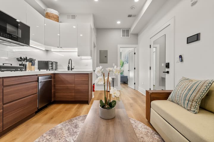 Symple Suite 2 - Boston, MA