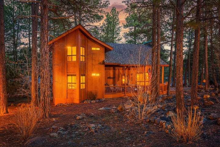 Pine Cabin | Stargazing + Pool + Ping Pong + Views - Munds Park, AZ