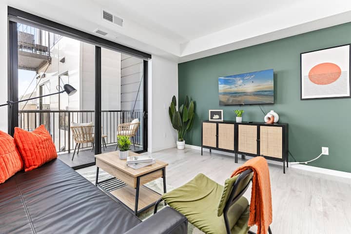 1br | Lake & Downtown Access, City View - Minneapolis, MN