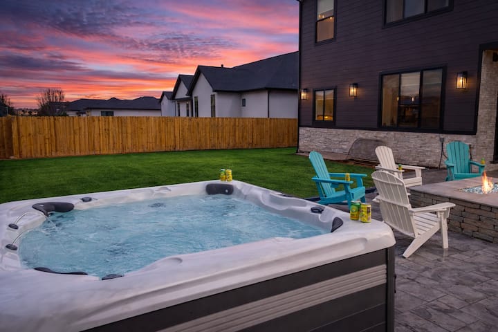 *New Lakewood Luxe | Red Rocks | Golfing | Spa - Morrison, CO