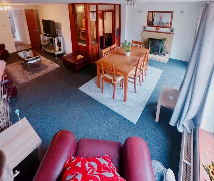 Your Comfortable Homestay With 2 Baths And Garden - Bristol