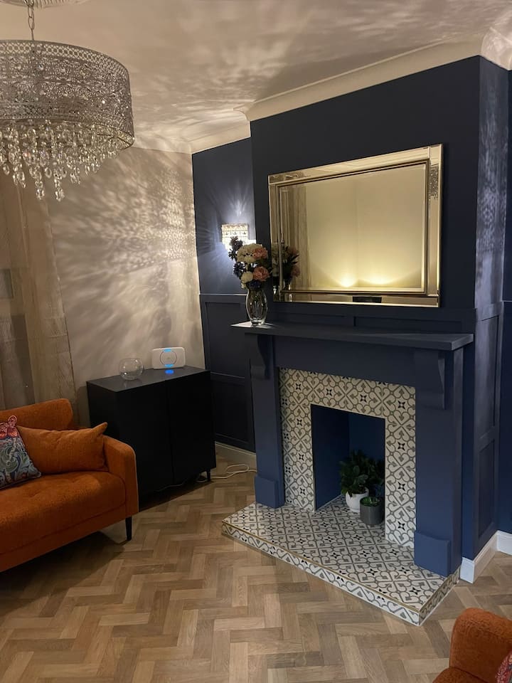 Bellevue House By The Walls - Derry City - Derry