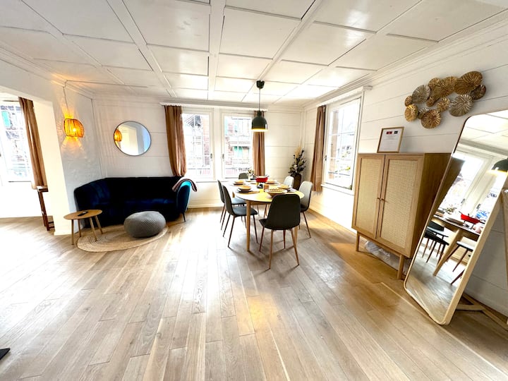 Central City Apartment 1 With Mountain View - Saanen