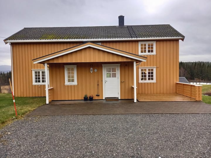 Historic Vollan Farmhouse · Quiet Fjord Retreat - 挪威