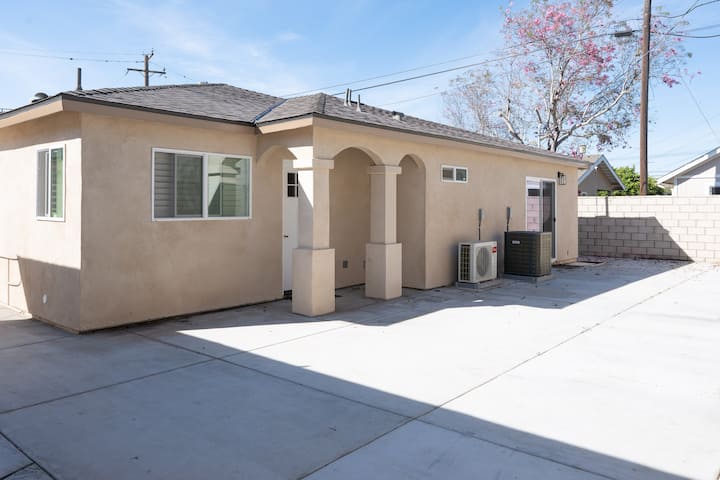 Newly Built Private 400 Sqft Studio In Oc! - Santa Ana, CA