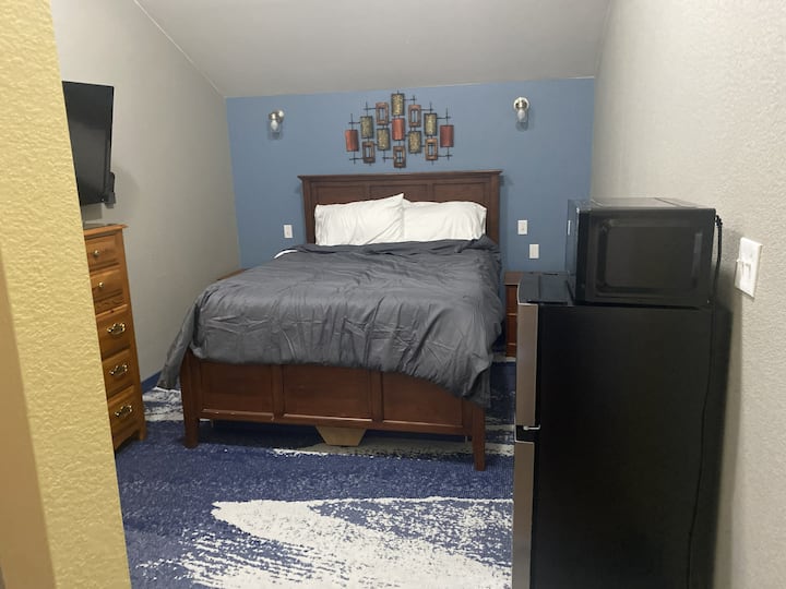 Galley Queen Private Room - Longmont, CO