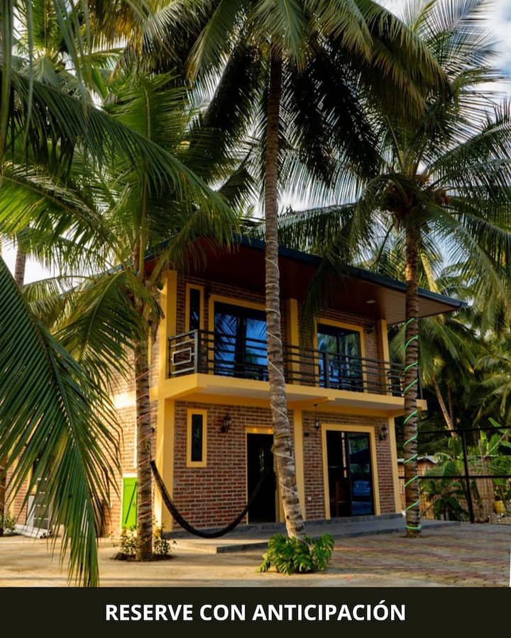 Casa Completa Con Jacuzzi, Cancha Y ÁRea Social - Portoviejo