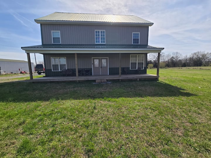 Coyote Ridge Tobacco Barn - Cadiz, KY
