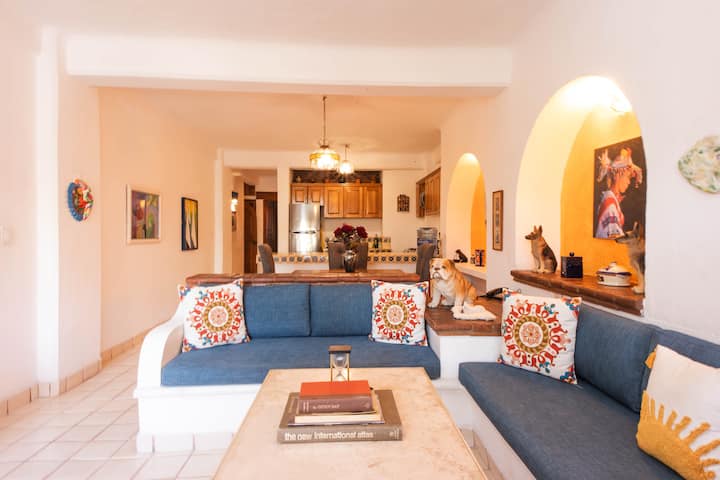 A Cozy Charm Steps From The Beach And Lazaro Park. - Mexico