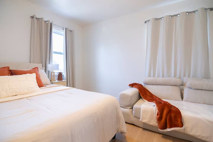 Luxury Stay Near Dc Free Parking + 2br - Huntington, VA
