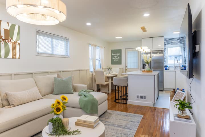 Cozy Alexandria Duplex Near Dc | Free Parking - Oxon Hill, MD