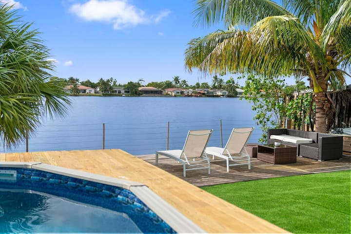 Waterfront Hideaway | Near Beach | Pool - Cooper City, FL