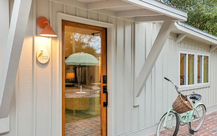 Darling Guest House Near Charleston - Isle of Palms, SC