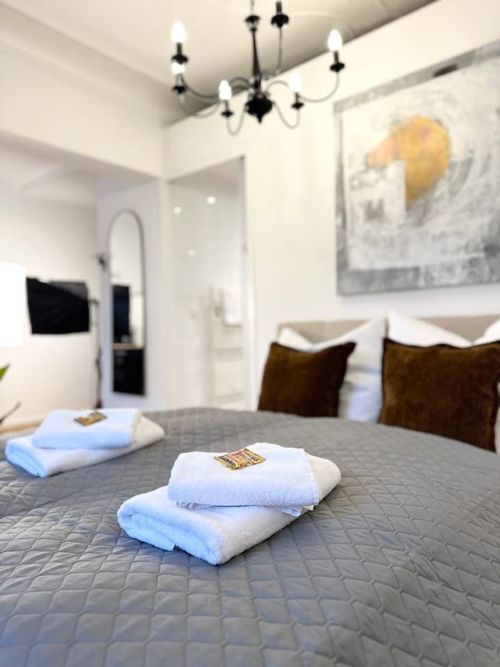 Bella-business&family-100m Schloss-parking-a2 - Ludwigsburg