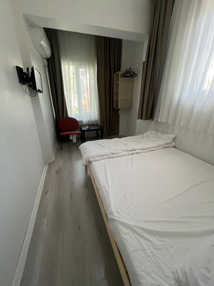 Trump Avm’ye Yakın | Sade Otel Odası - İstanbul