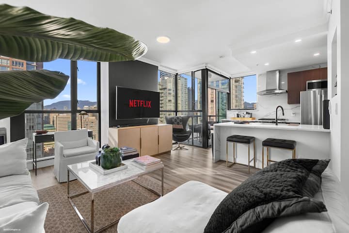 High-end Downtown 1br| Pool Gym | Stadium District - Vancouver
