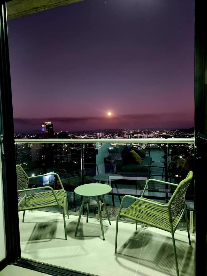 Apt. Premium | Balcony City View | Free Parking - San Salvador (El Salvador)