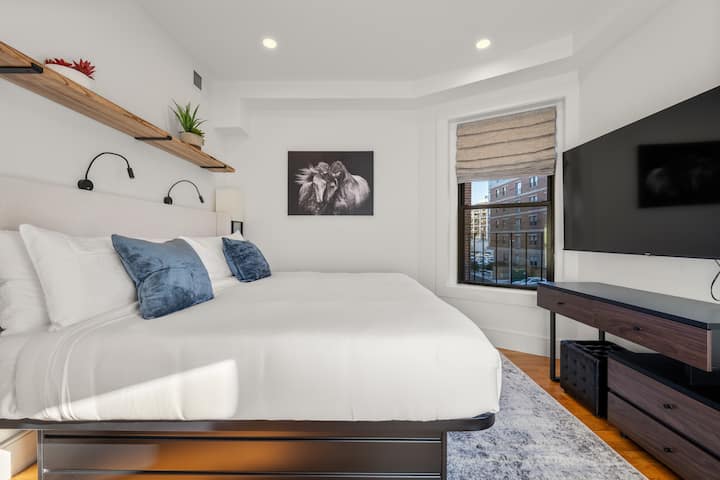 Sleek Modern Suite: Quiet + King + Wifi - Boston, MA